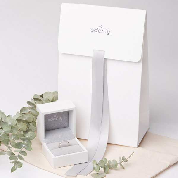Diamond drops wedding ring - 5 diamonds : Edenly jewelery