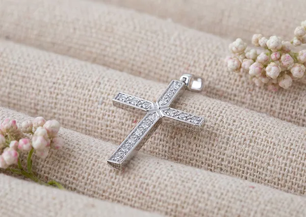 Pendentif croix or blanc 18 carats diamant pavée - 0.15 carat : bijoux ...